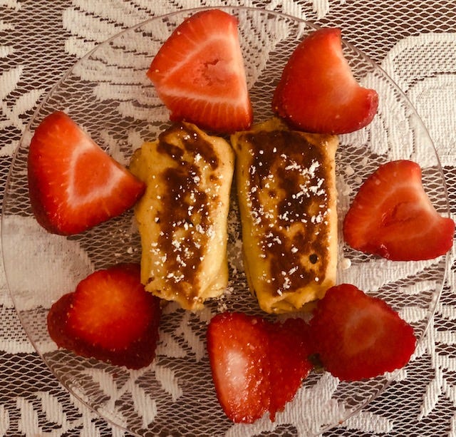 It's Customary a Gift From at Least - Những Điều Bạn Cần Biết