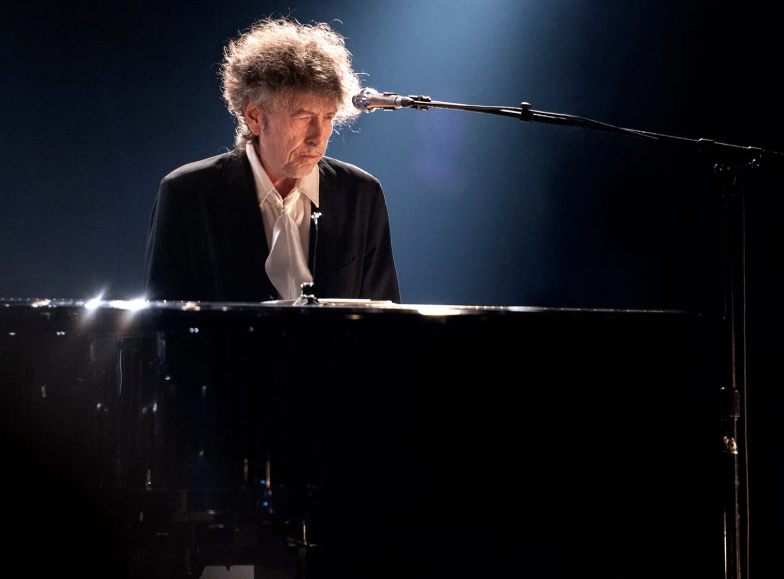 Volume 4, Issue 40: George Hendrick