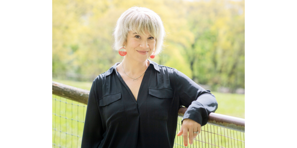 Elizabeth Chiles Shelburne: Raised Country with a Story to Tell