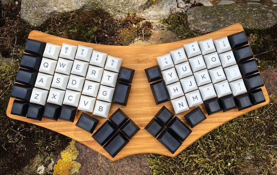 Pictures of some weird computer keyboards.