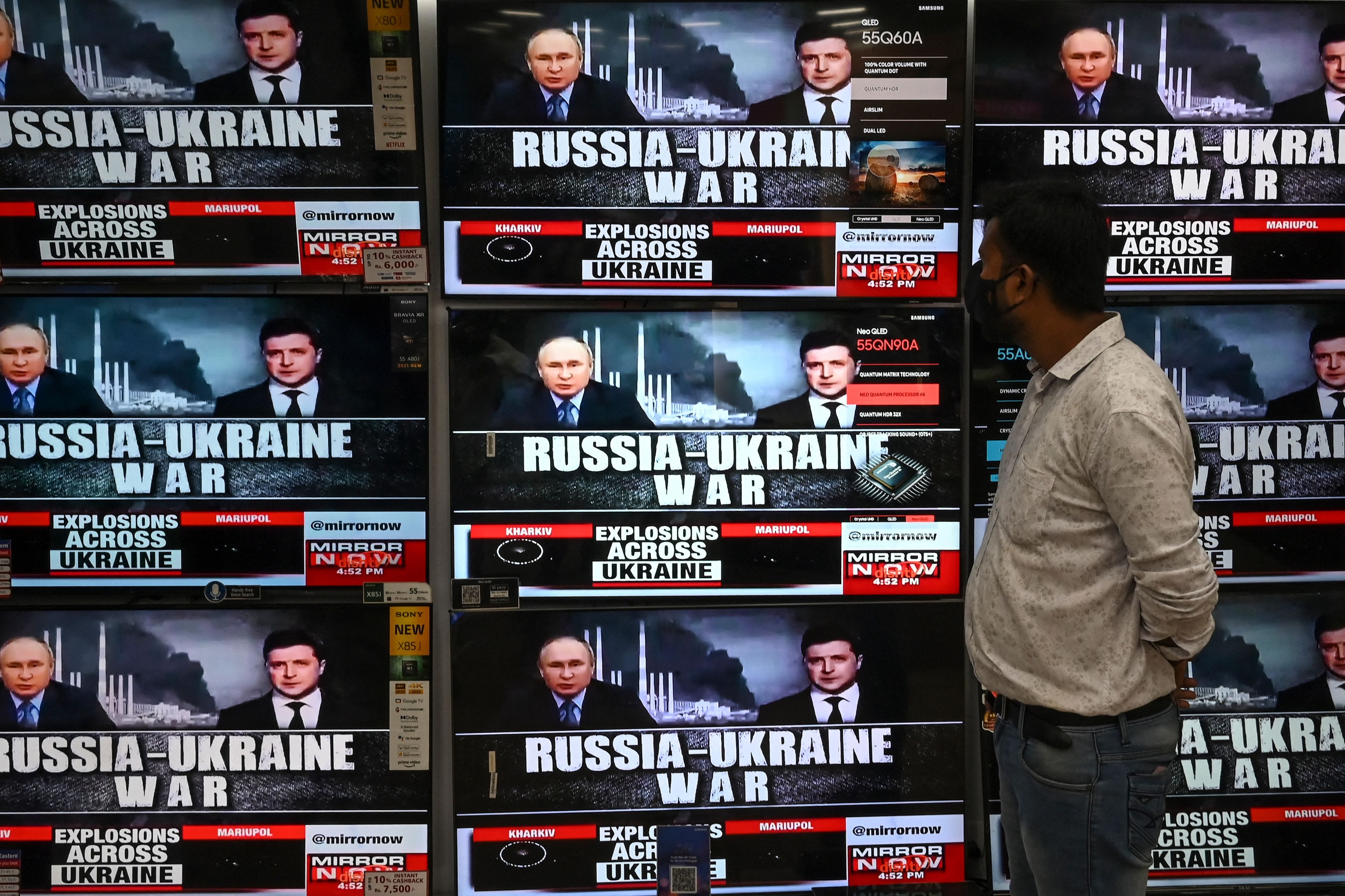 Temptations of War - Michael Moore