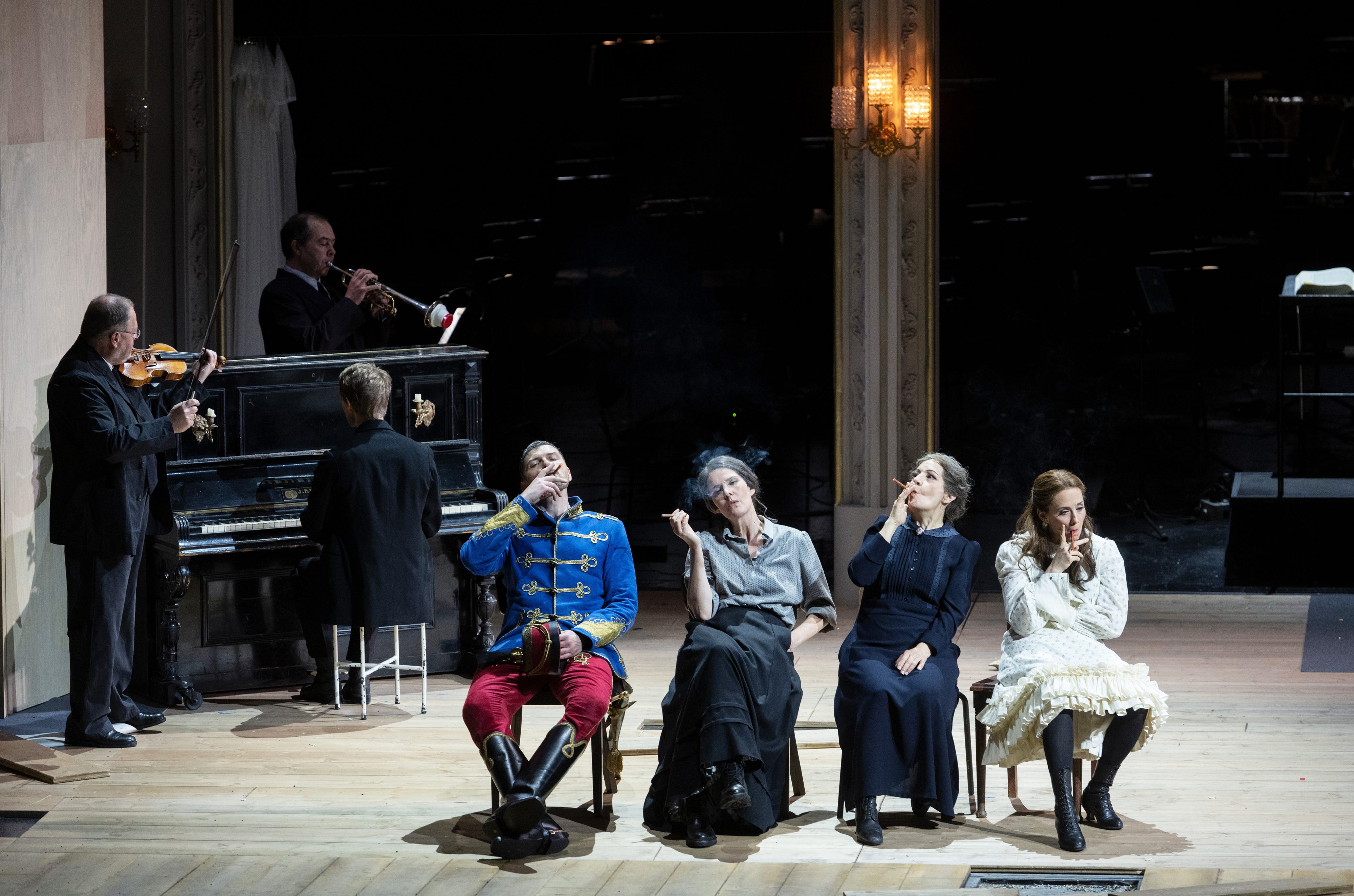 Zet die ploat af ! - Leidmotief | Leitmotif