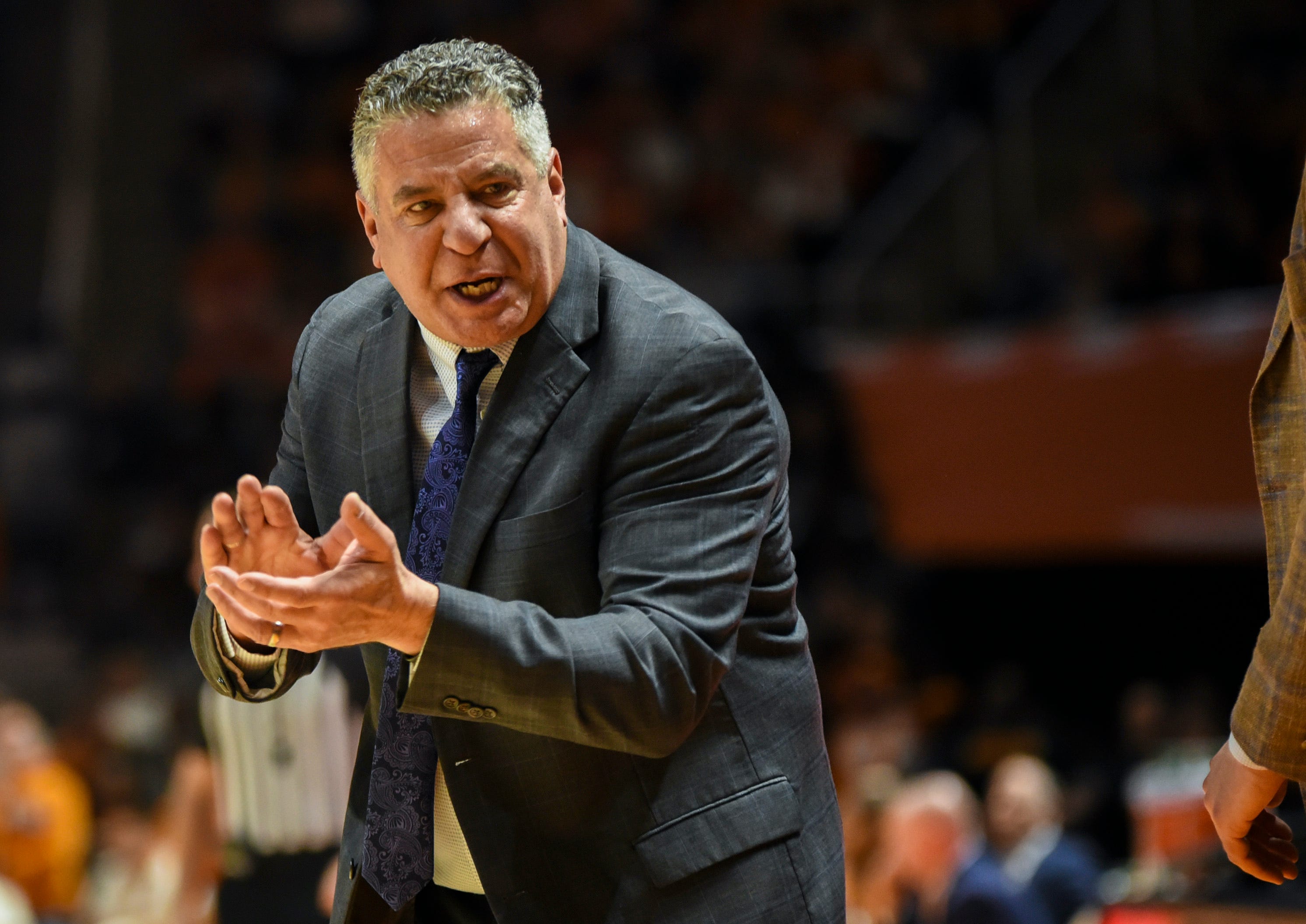Bruce Pearl wants to 'be disruptive rather than defensive,' and his ...