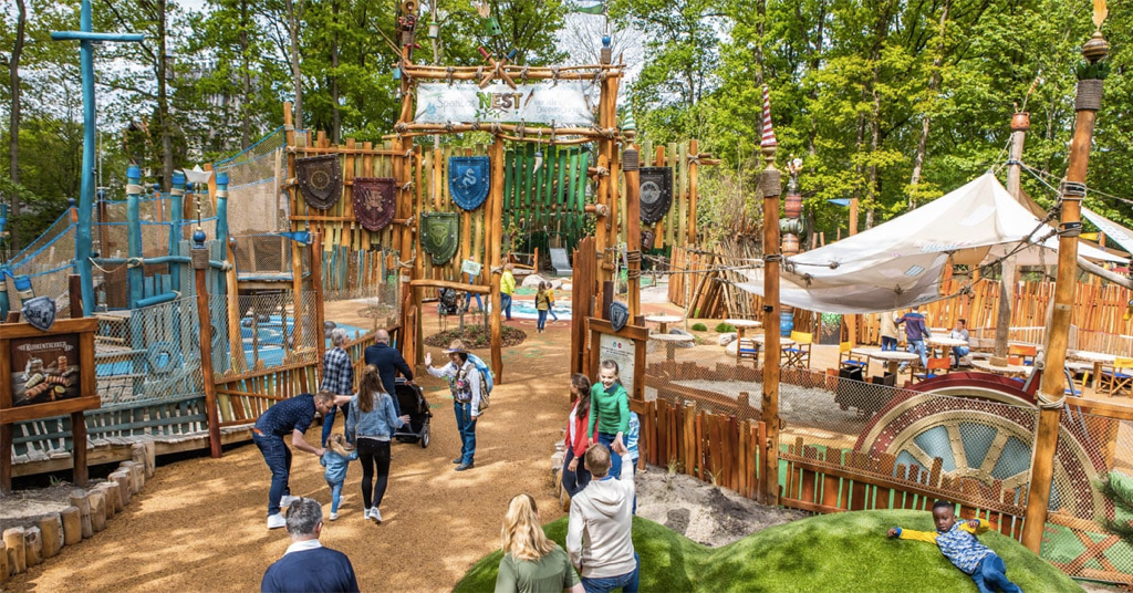 27th Theme Sparks: Playgrounds - by Su Ryeon Kang