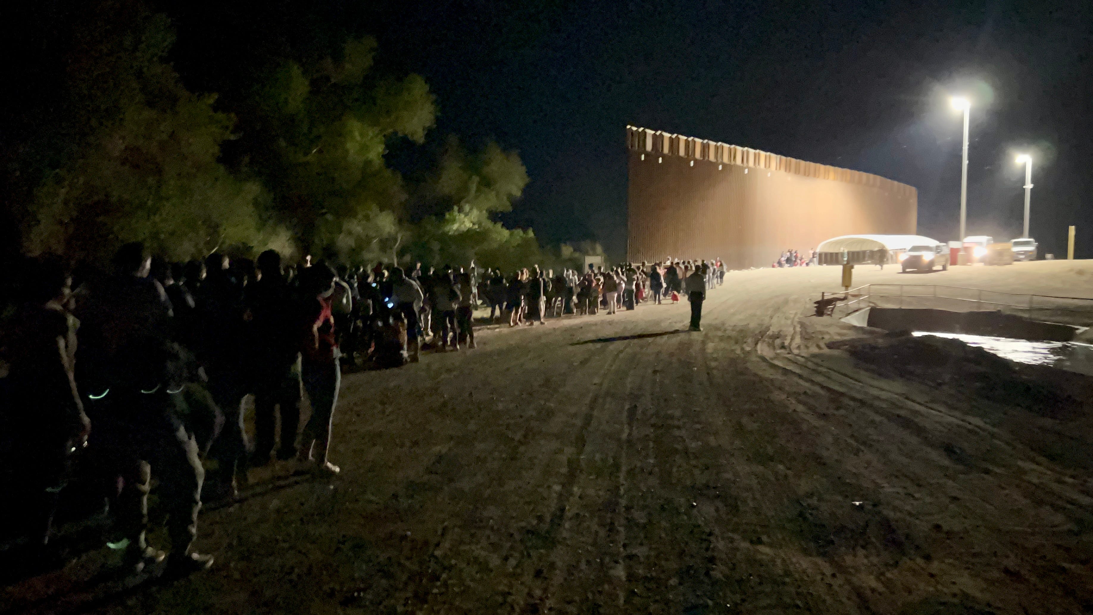 Mass Border Crossings in Yuma - by Jeff Rainforth