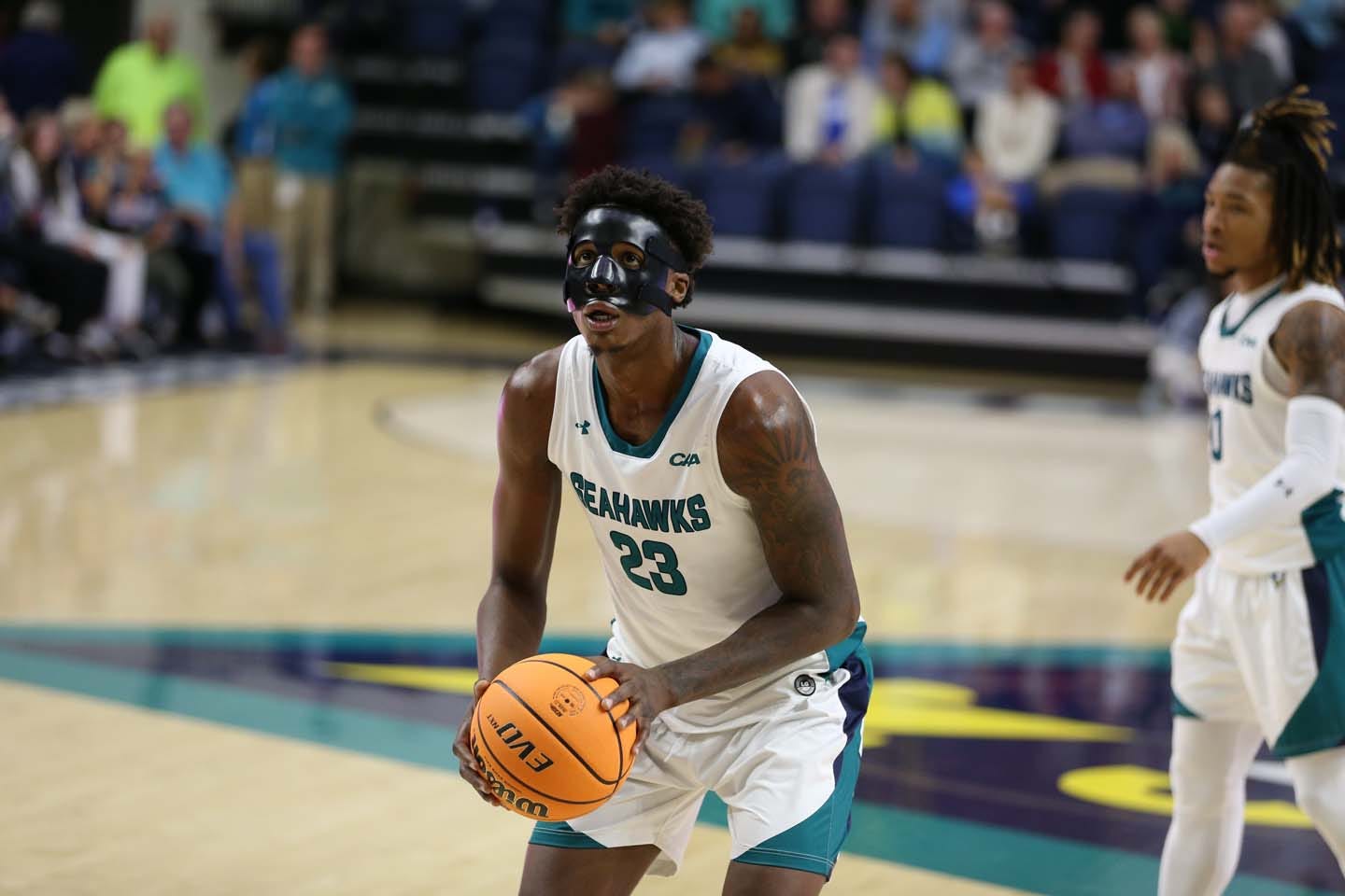 UNCW Looks to Stretch Streak at Coastal