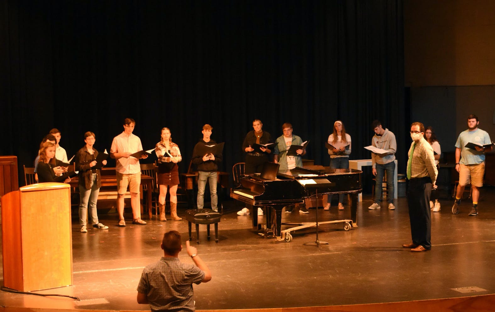 Rare opportunity: Esteemed composer Howard Helvey coaches Chamber Choir