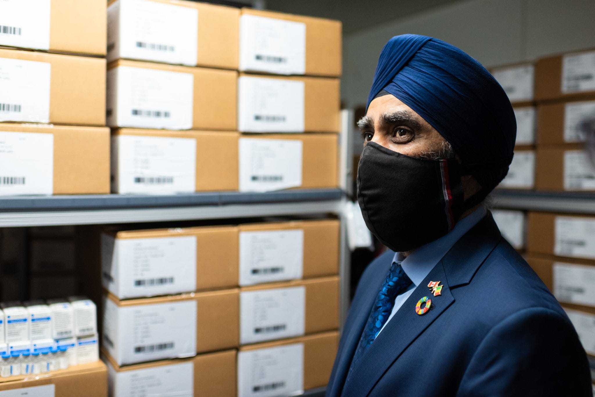 Harjit Sajjan qui veut ultimement vendre des vaccins Covifenz en ...