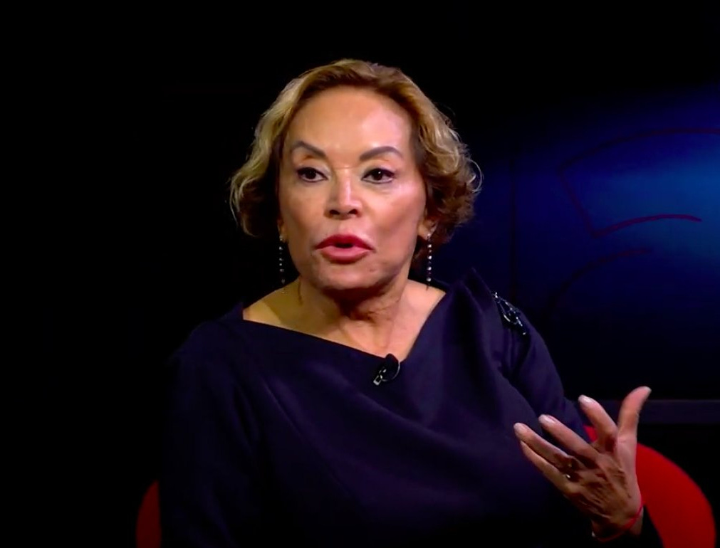 Entre Semana: Tuesday, Oct 25 - by Kathleen Bohné