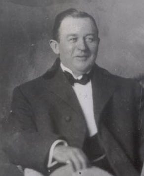 Joslyn Park - by Mark Gorman - The Street Seen