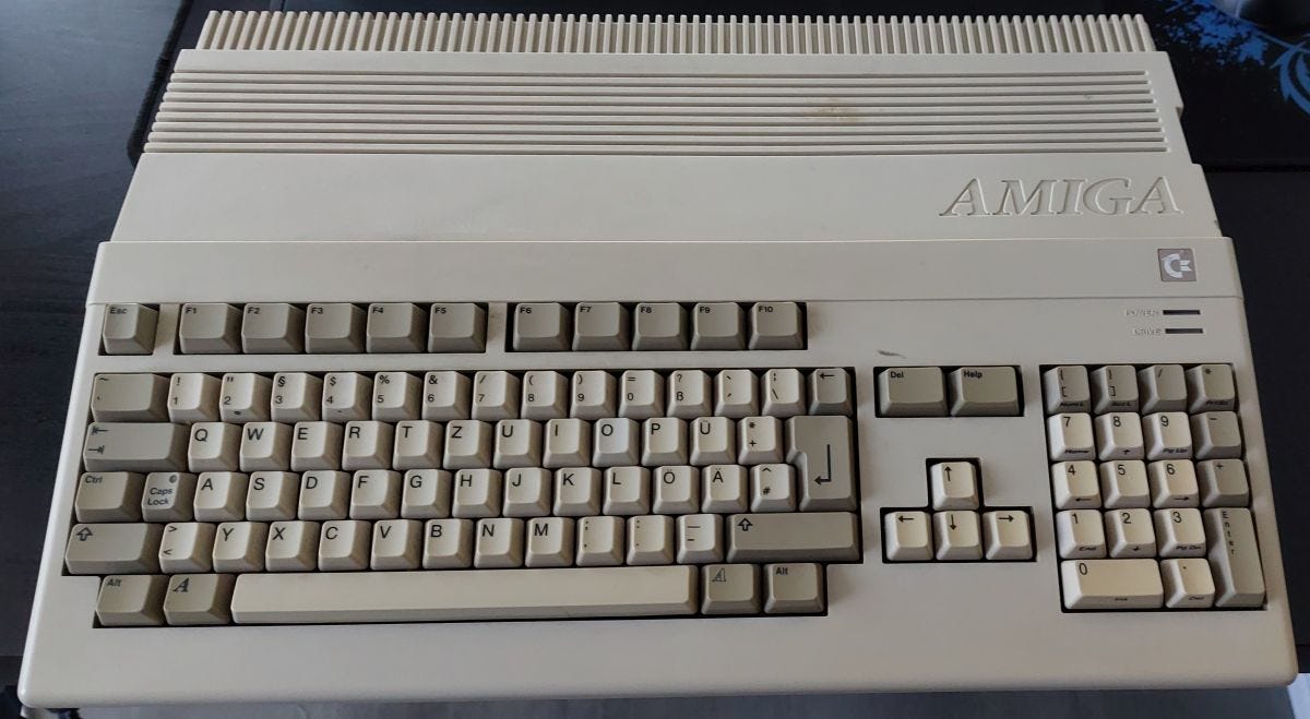 Commodore CDTV (1991) - Computadoras disfrazadas