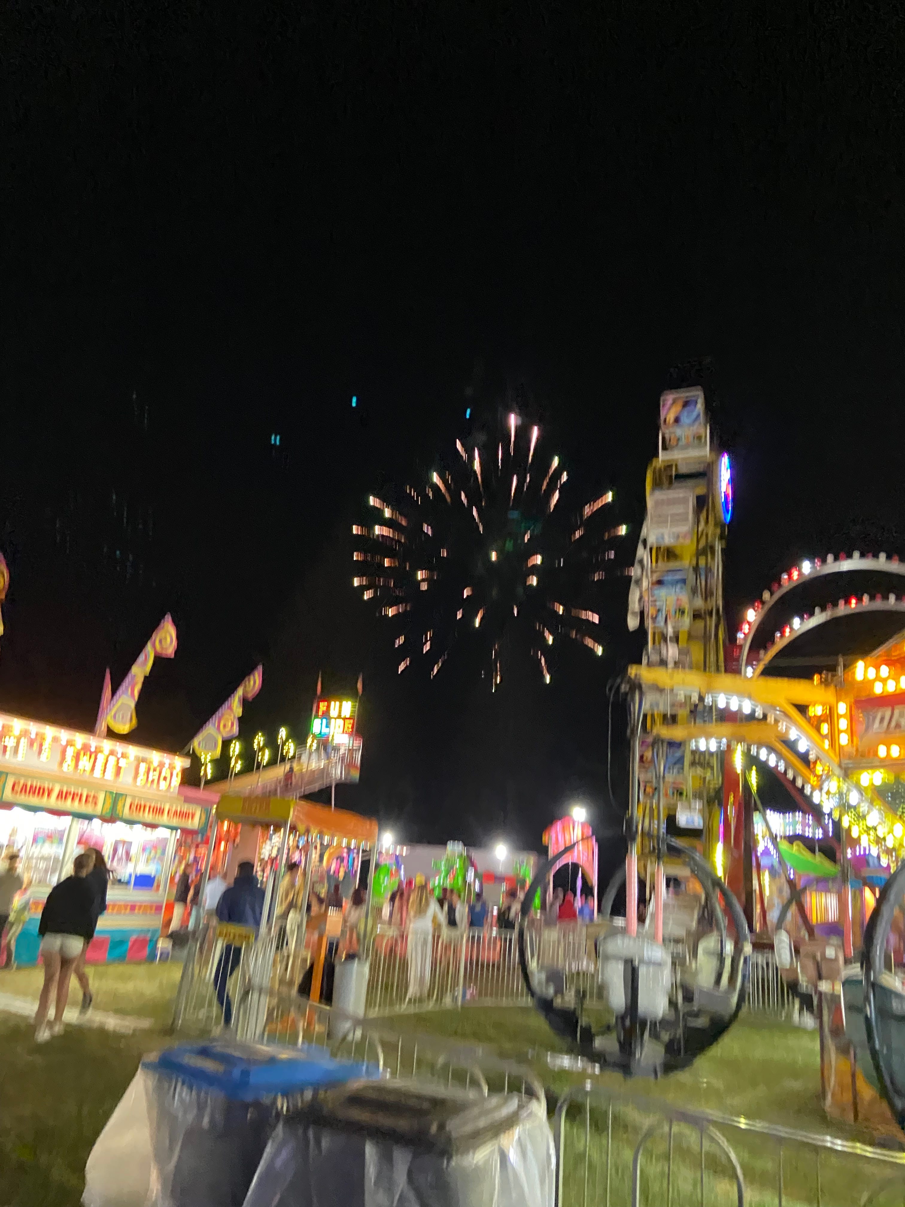2022 Norwich Fair Fireworks display short video and photos for you to enjoy