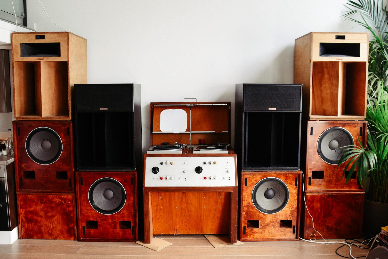 A short history of Listening Bars 🔊🥃