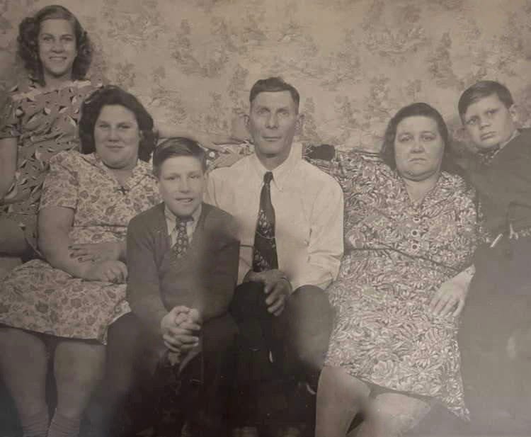 Harold Holben and Susie Butts Holben and family