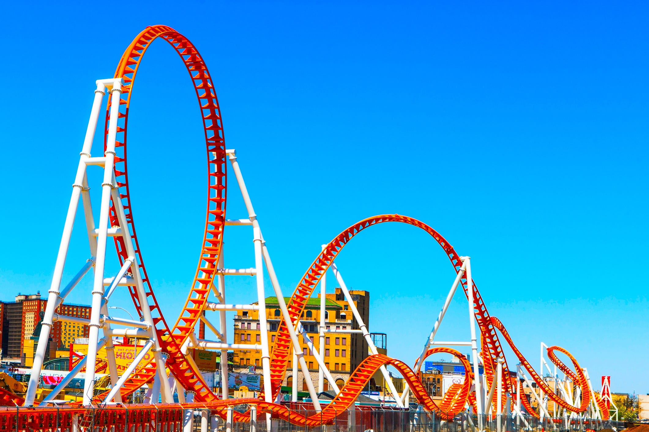 2 telling charts about the stock market's volatile path📉📈