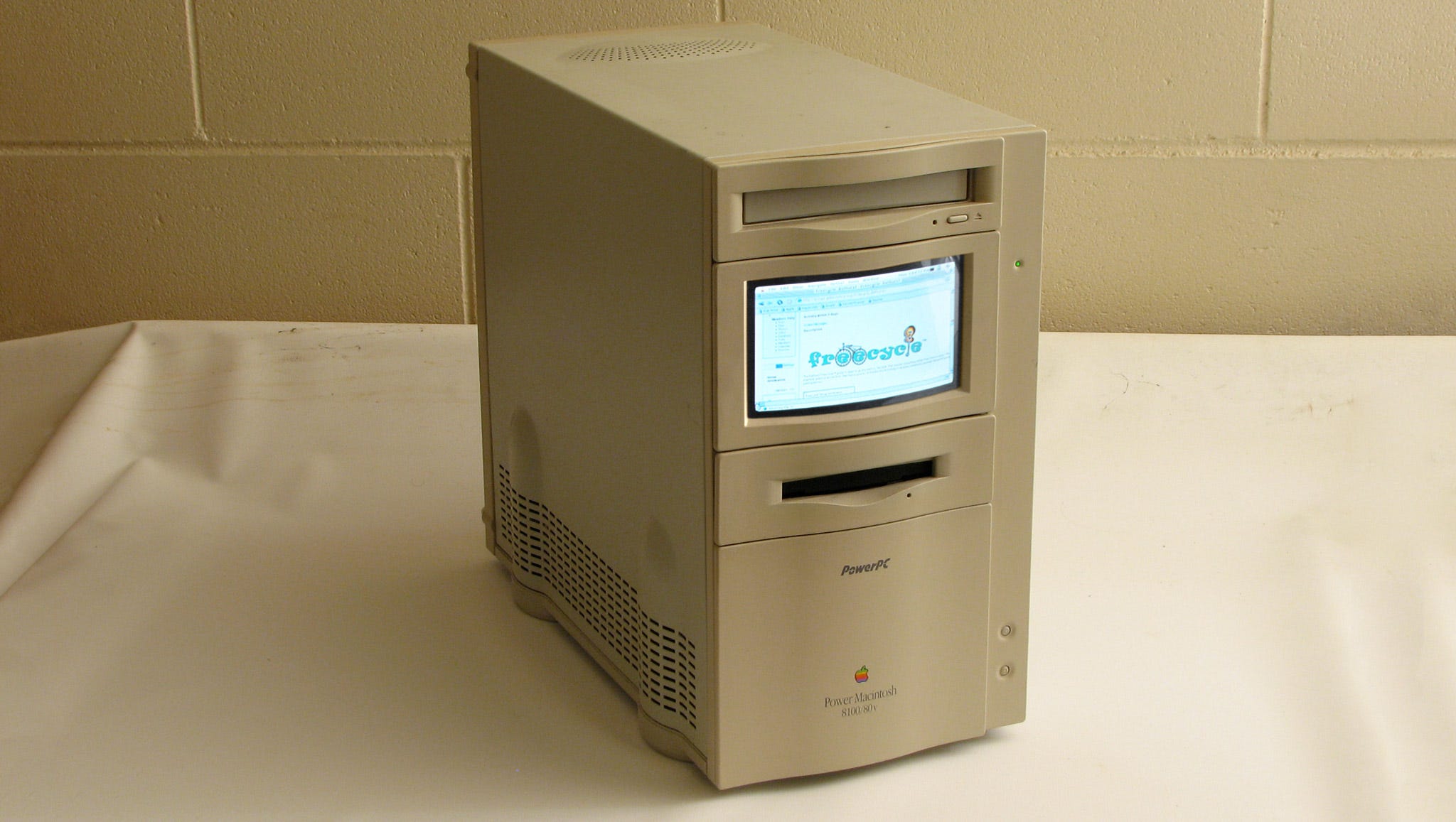 The amazing, fake Macintoshes of NanoRaptor