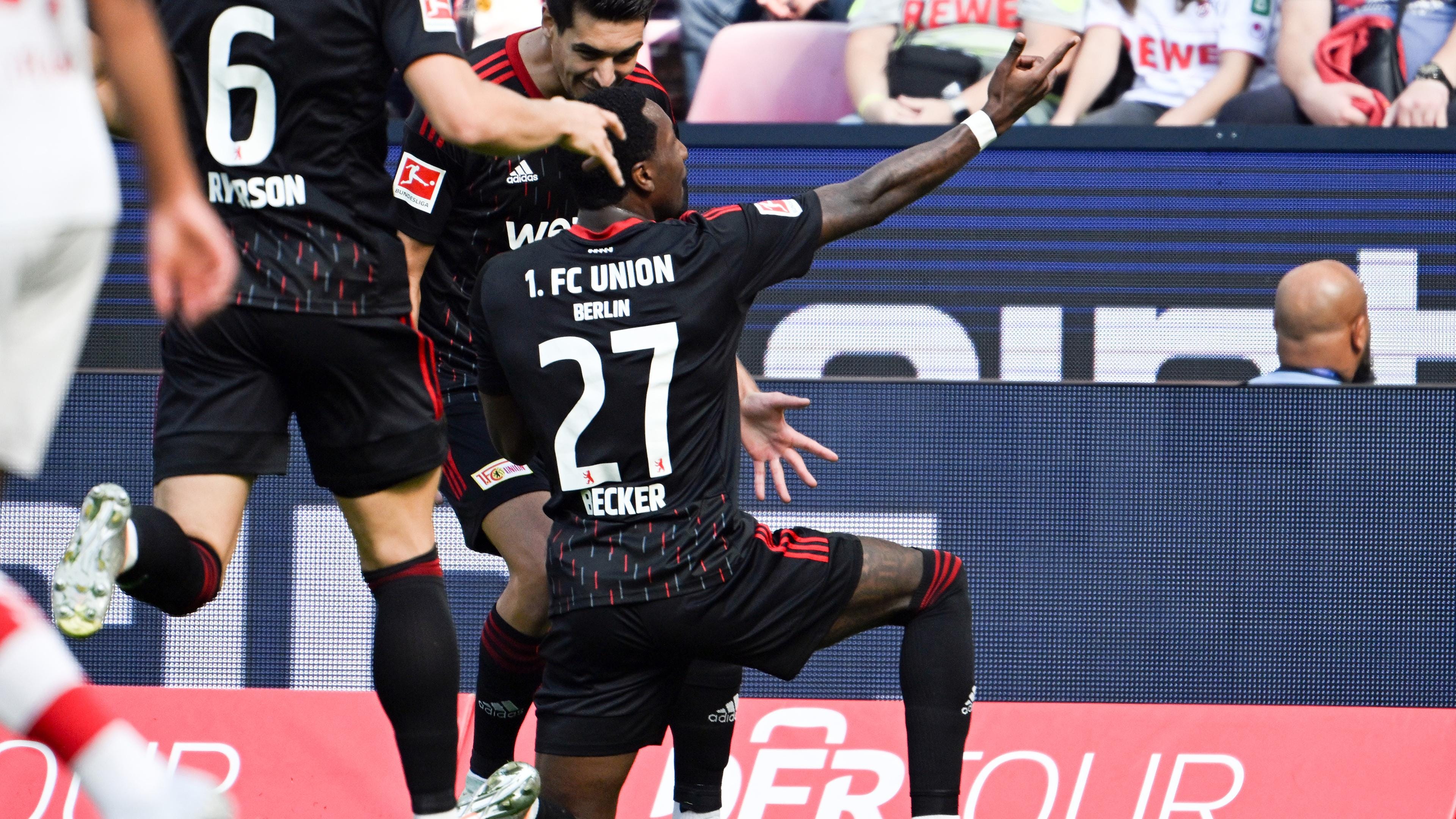 Weekend Football Review - by anubhavkaushal - Park The Bus