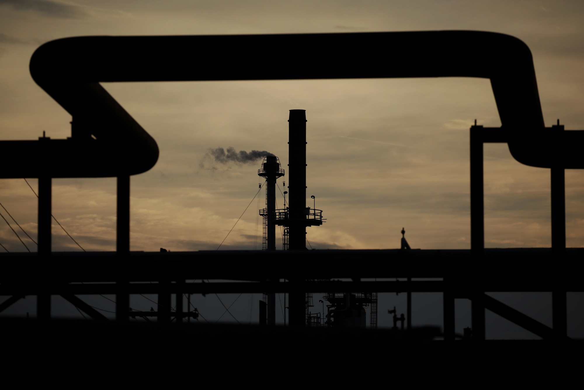 Fire at Biggest US Midwest Refinery Threatens Fuel Supplies