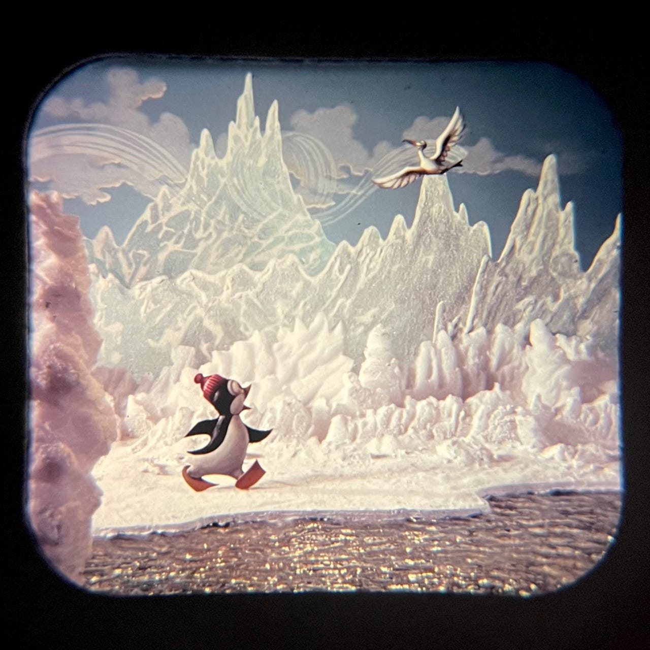Montyne's Innovative, Savage and Sexy View-Master Work