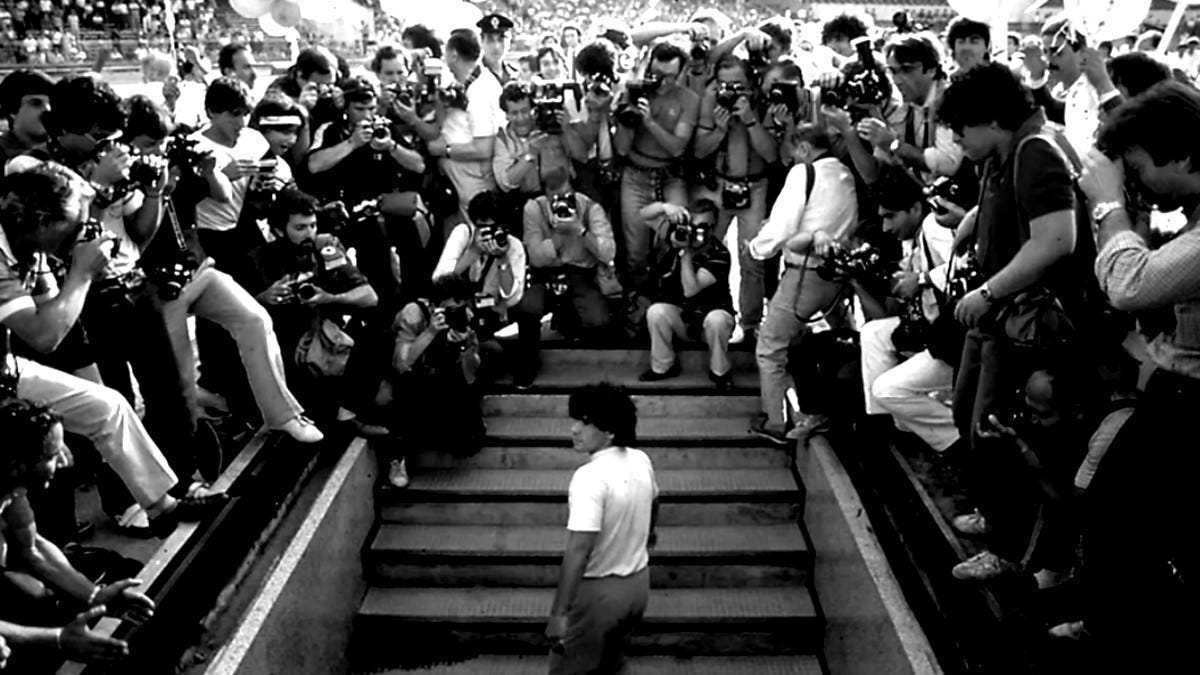 Sin Dieguitos ni Mafaldas - by Javier Saul - Lunes