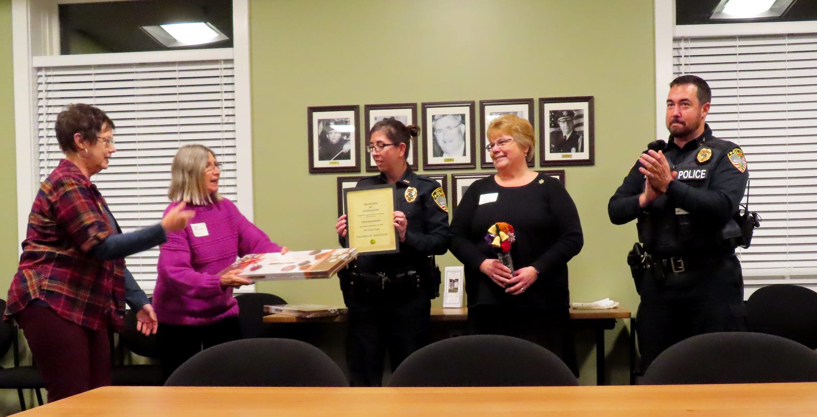 Norwich residents Meet and Greet the new Norwich Police Chief. (A photo ...