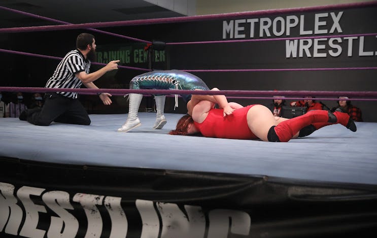 Falling Back in Love with Pro Wrestling - Do It Like Phoebe