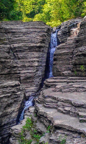 Breaking out - by Con/Jur/d - gate(less)