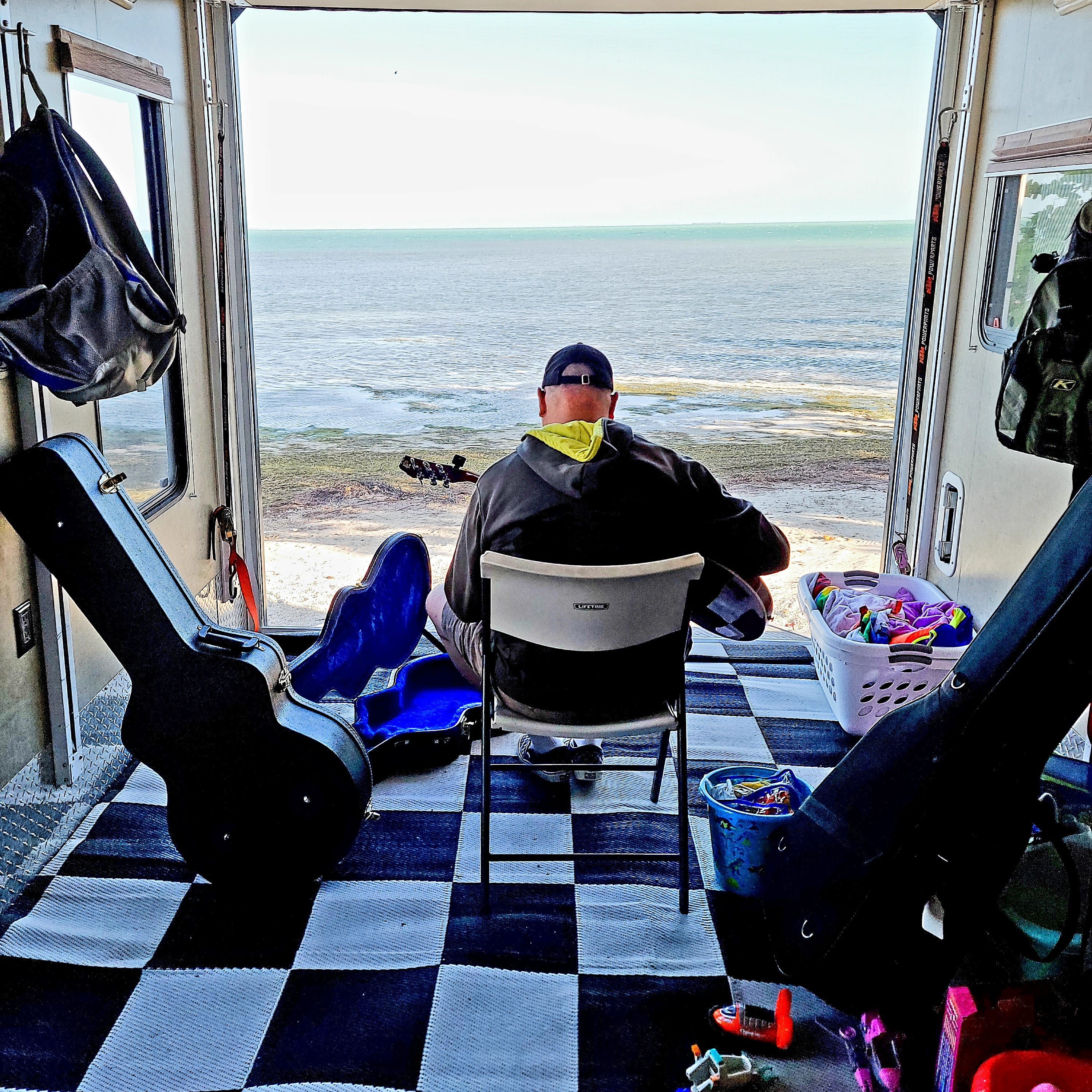 Jeff Slate, you're no Paul Simon - by Martin Hackworth