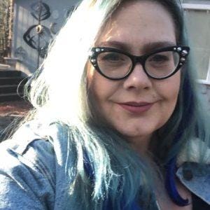 Chelle Honiker | Substack