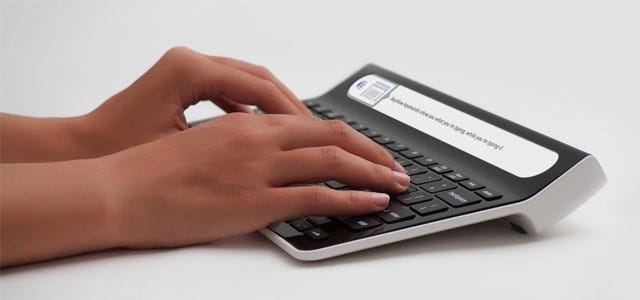 SmartType: um teclado com uma tela para facilitar a digitação