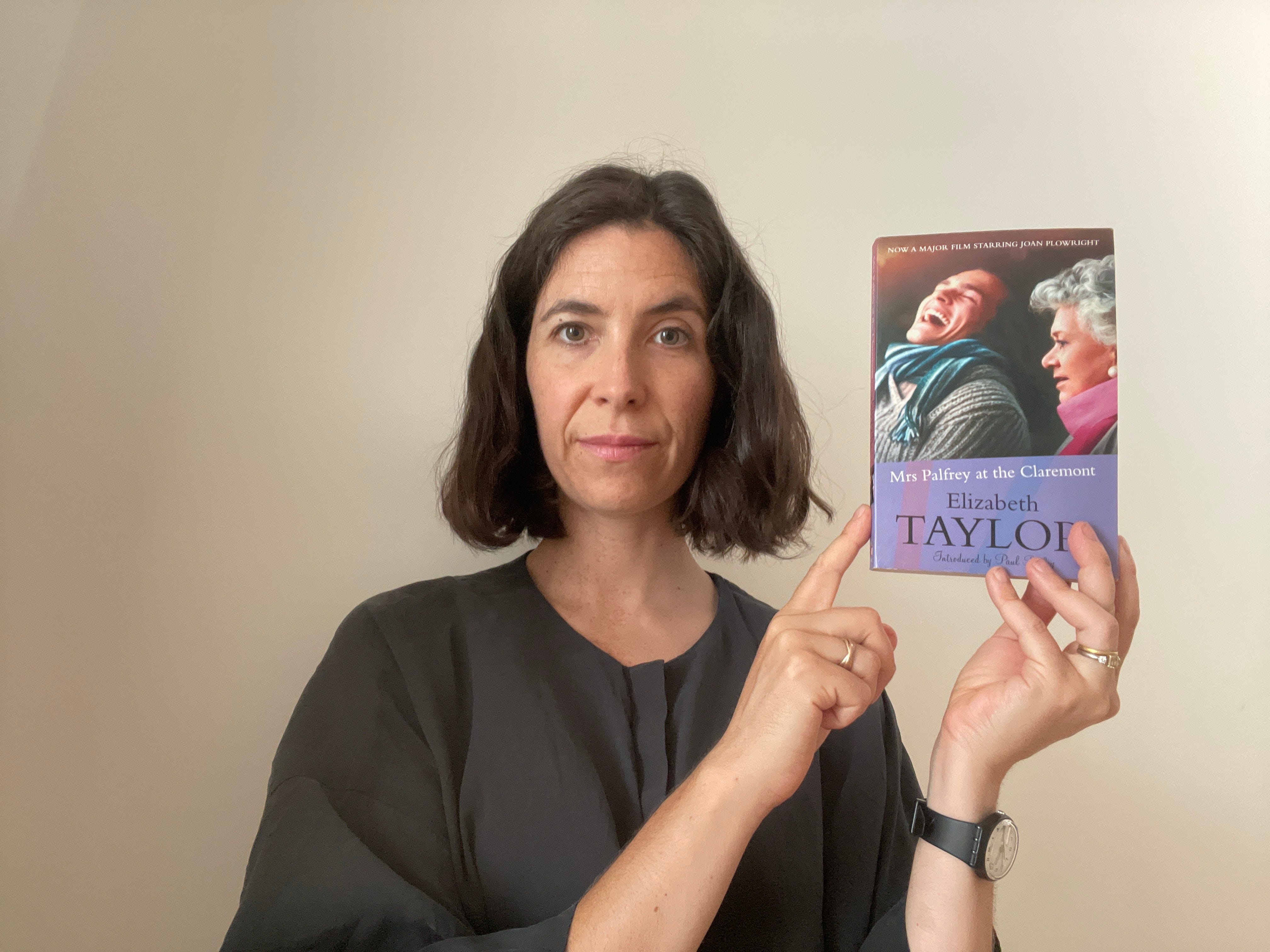 📚 🚶This Sunday: Mrs Palfrey at the Claremont