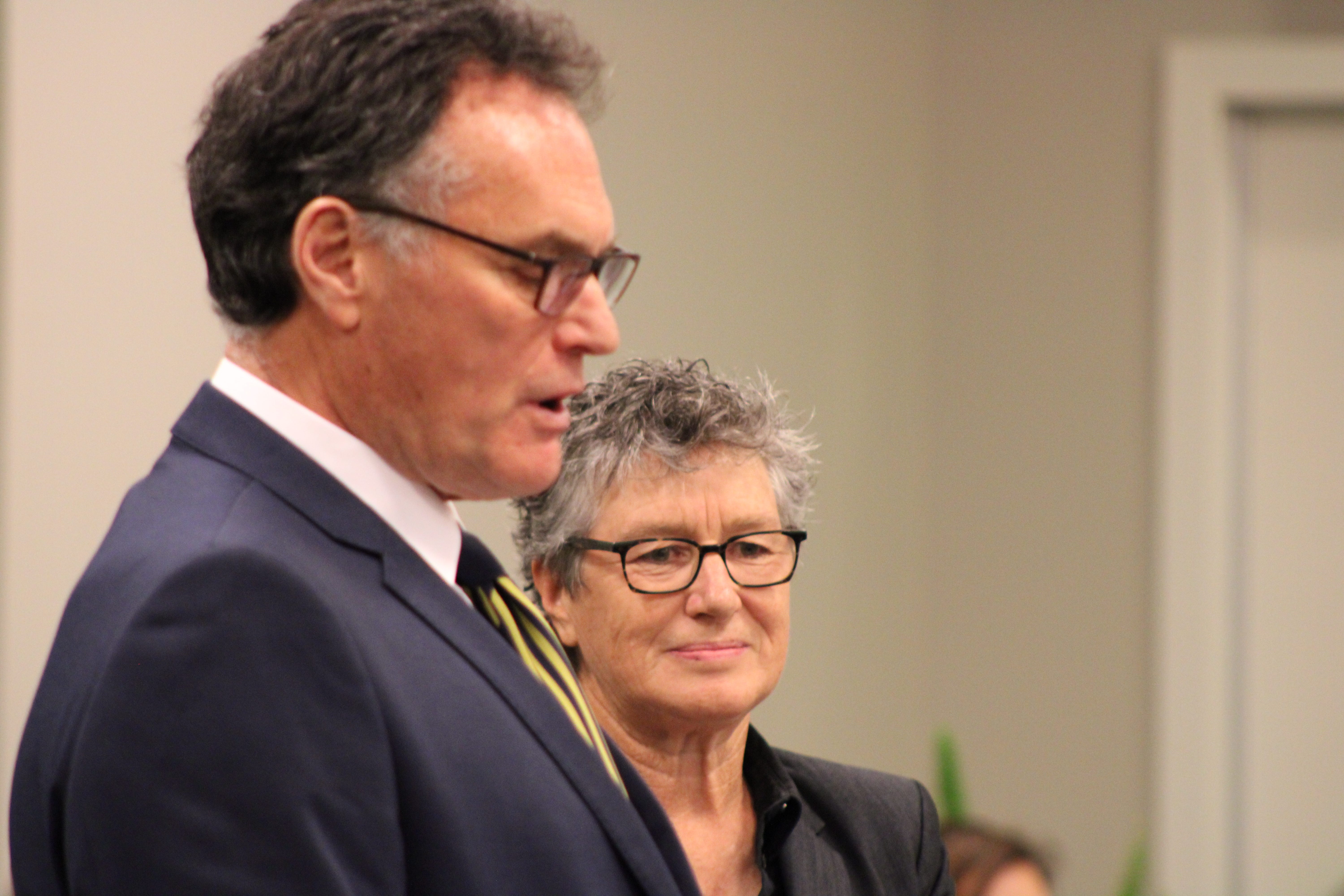 New mayor welcomed: tributes to former mayor