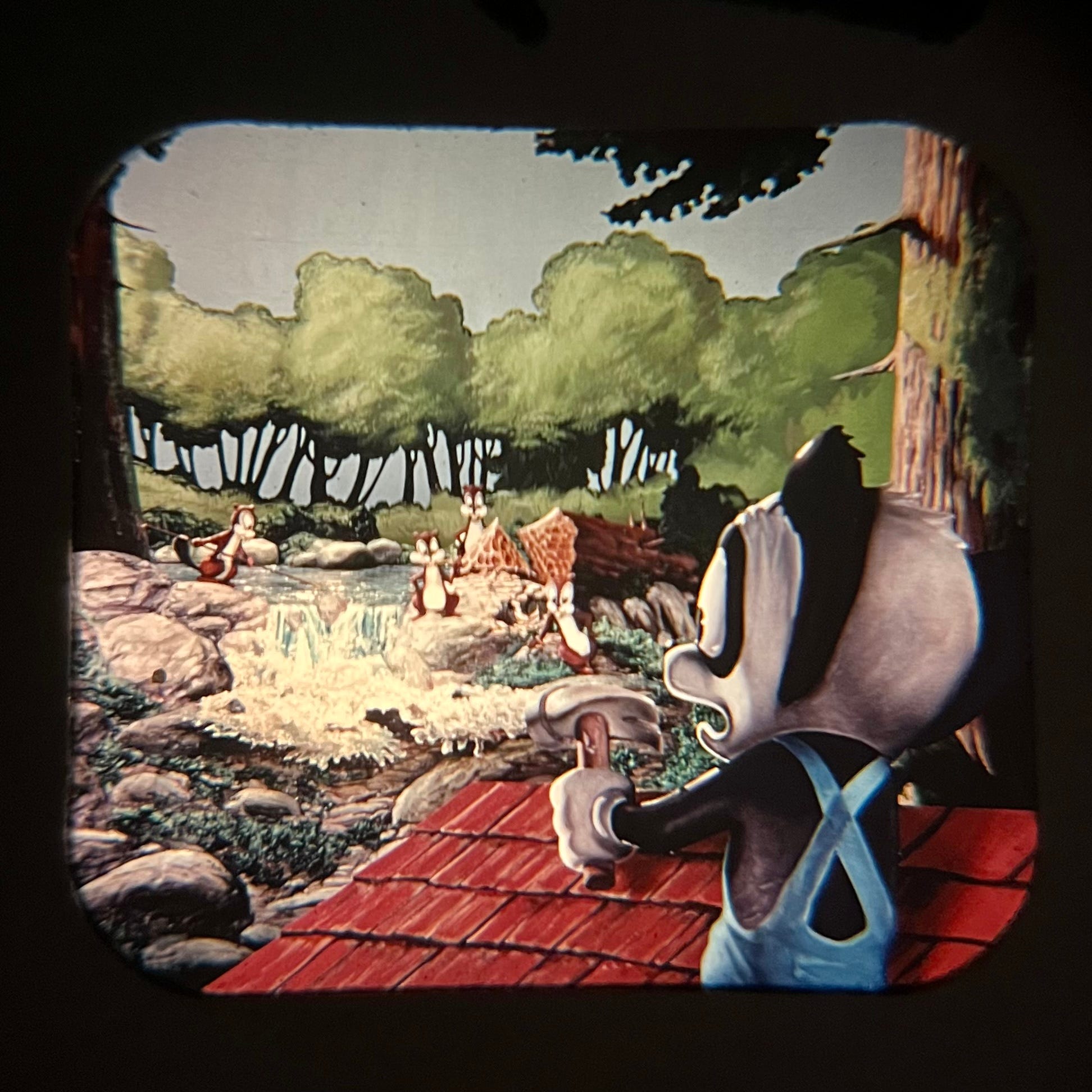 Montyne's Innovative, Savage and Sexy View-Master Work