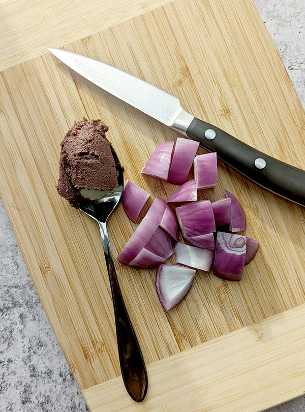 Tom Som Pla - by Leela Punyaratabandhu - The Epestle