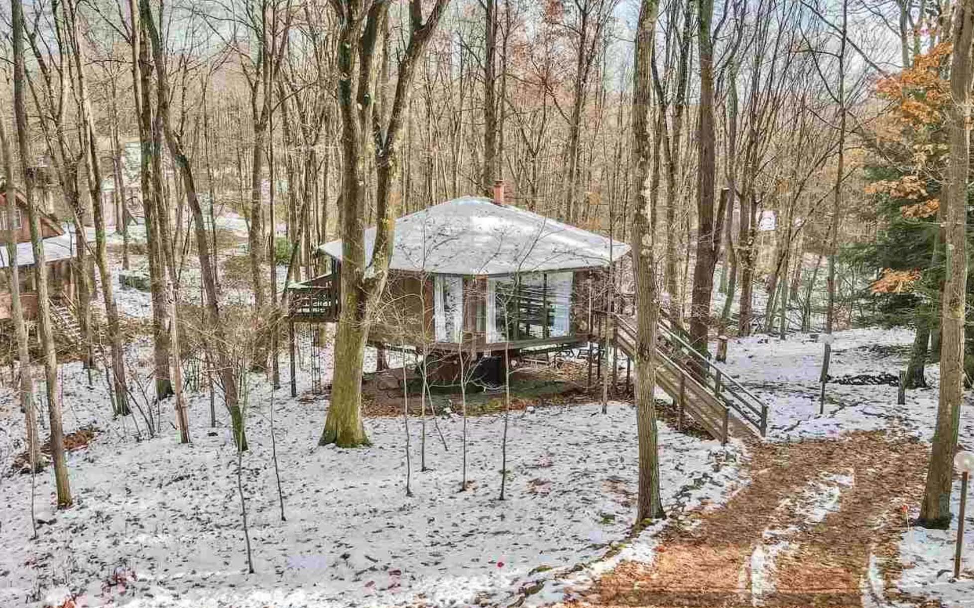 Round window-filled cabin 3 hours from DC: $178K