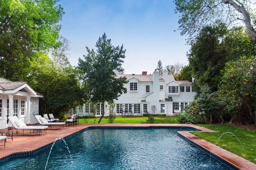 Ray Liotta joins COCAINE BEAR movie at UNIVERSAL