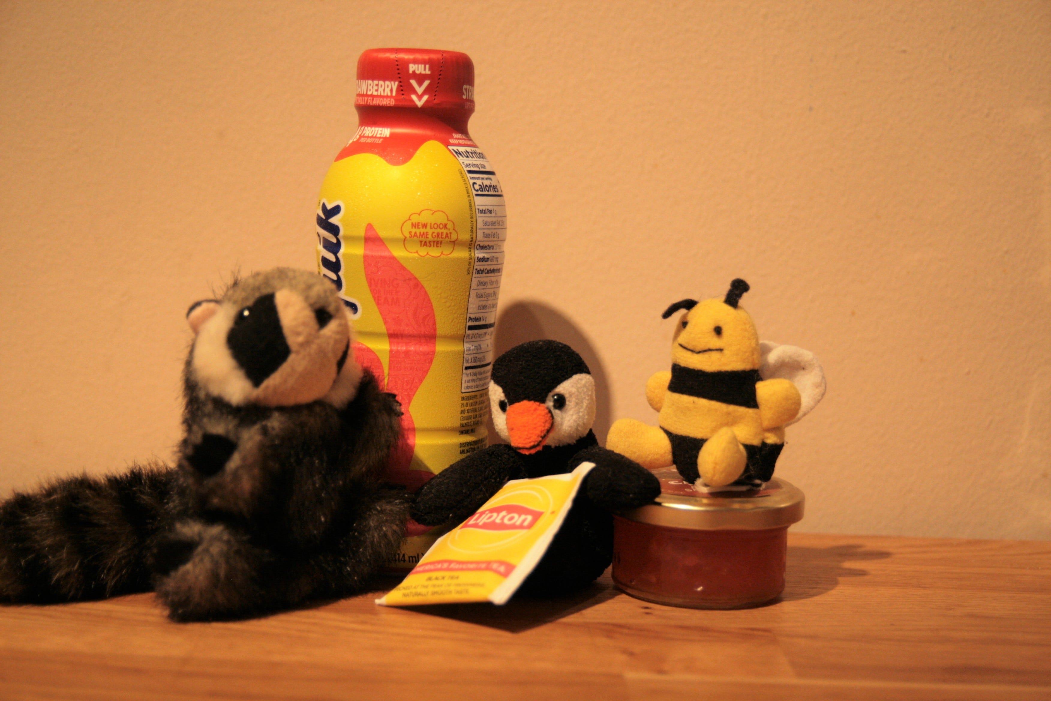 Salmon roe boba tea - by Dennis Lee - Food is Stupid