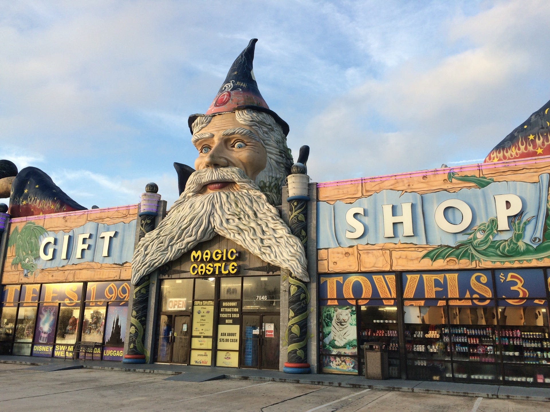 Design Dive: The Aesthetic of Florida - by Jenna O'Brien