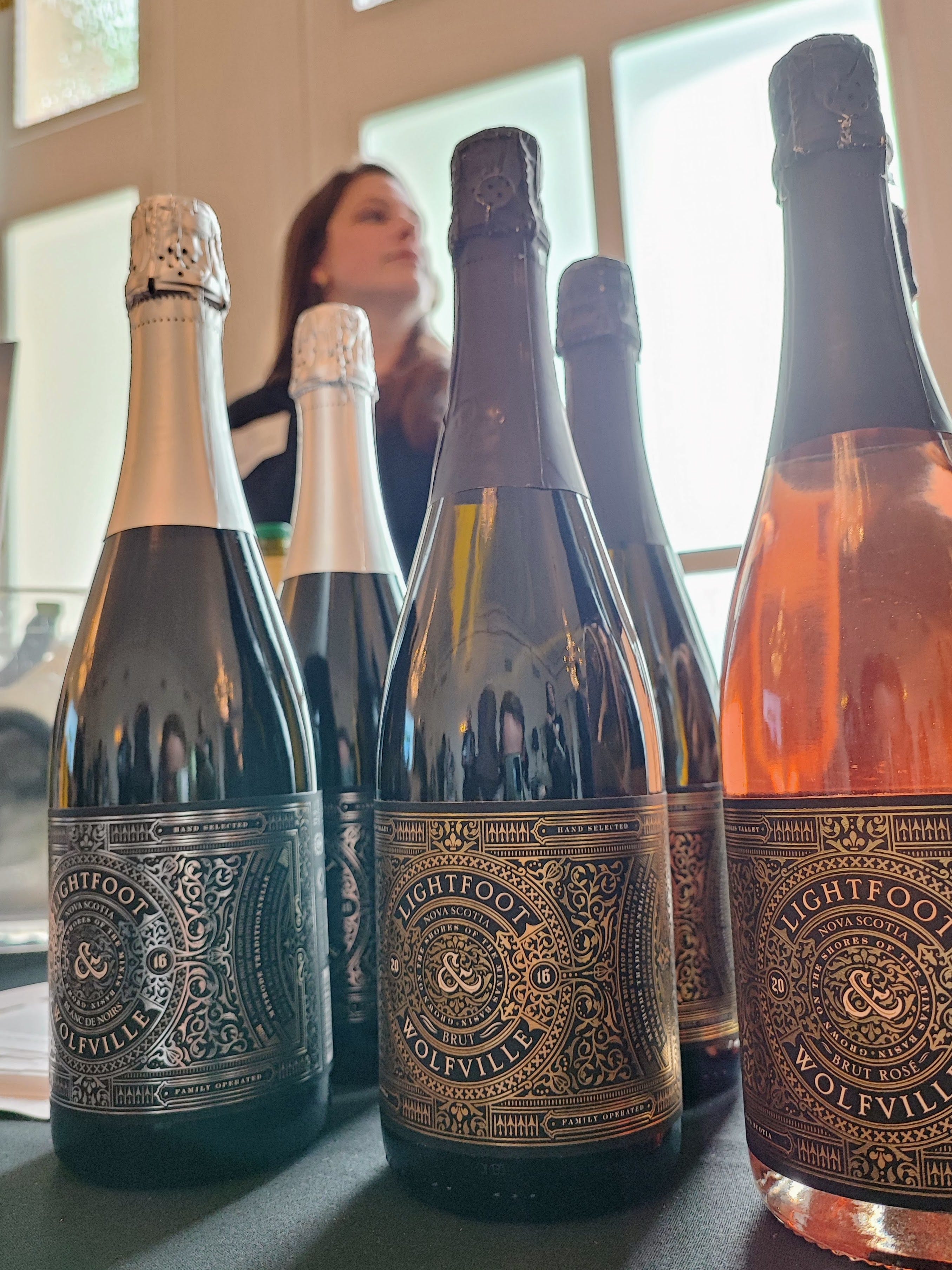 England and Canada - Sparkling Wines - by Tom Hewson