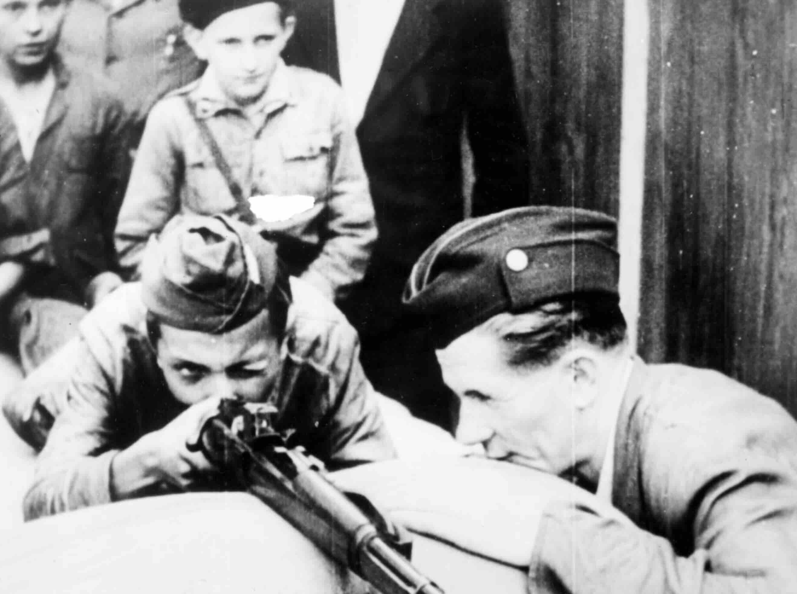 Civilians suffer in Warsaw - by Martin Cherrett