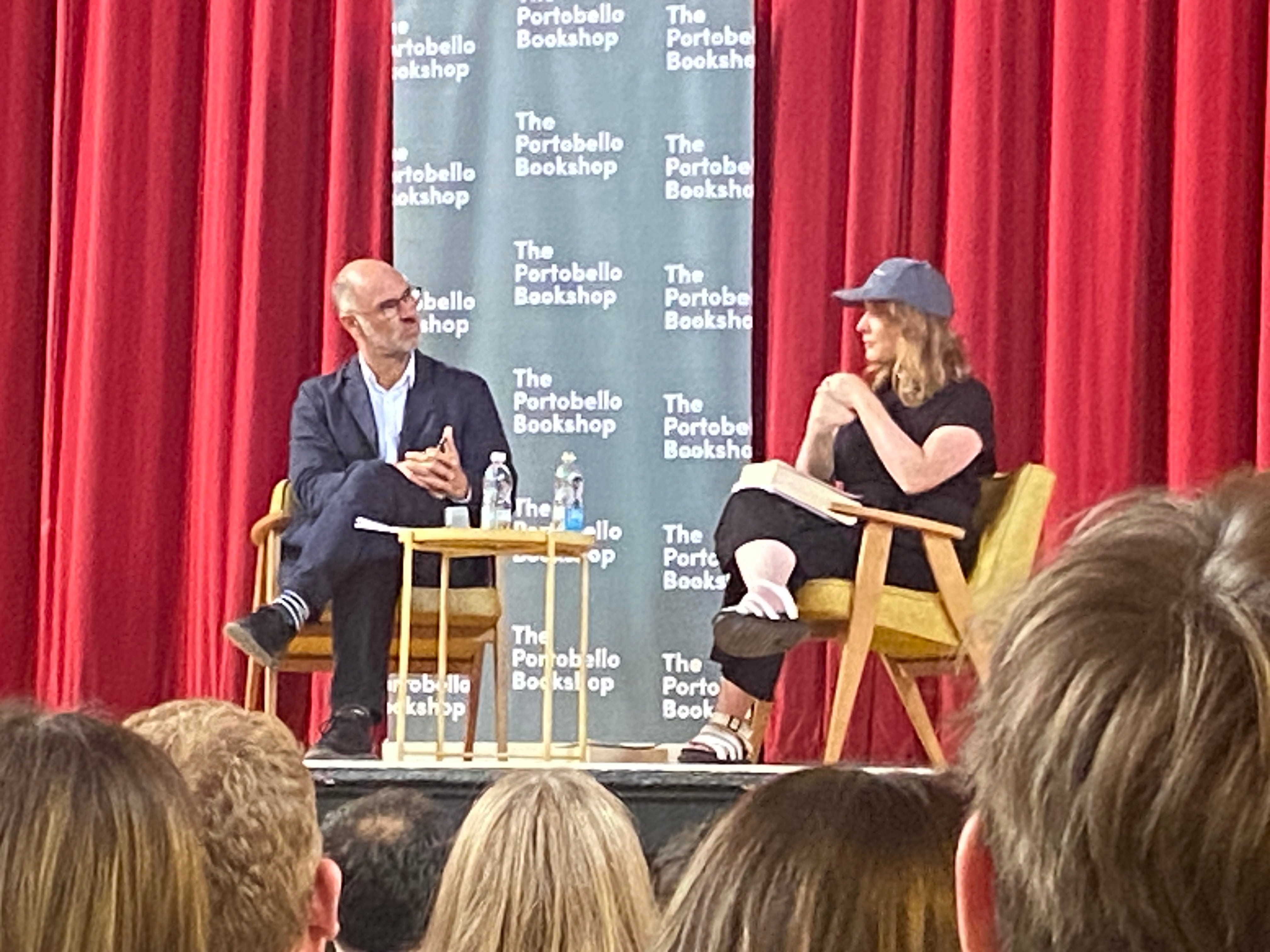 Many ways to fall in love in a bookshop - by Jo Spencely