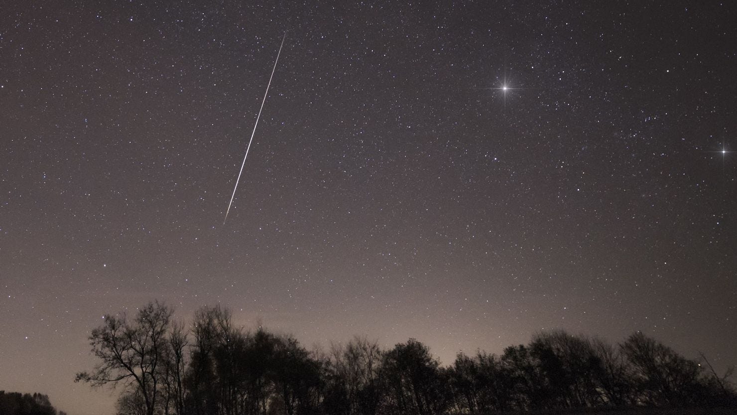 How to spot a fireball from the first branch of the Taurid meteor showers