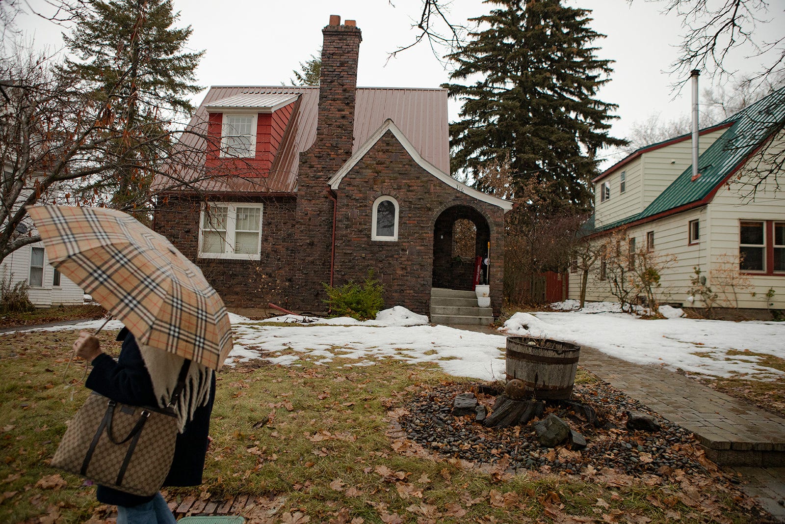 Moscow in Mourning - by Jessica Reed Kraus