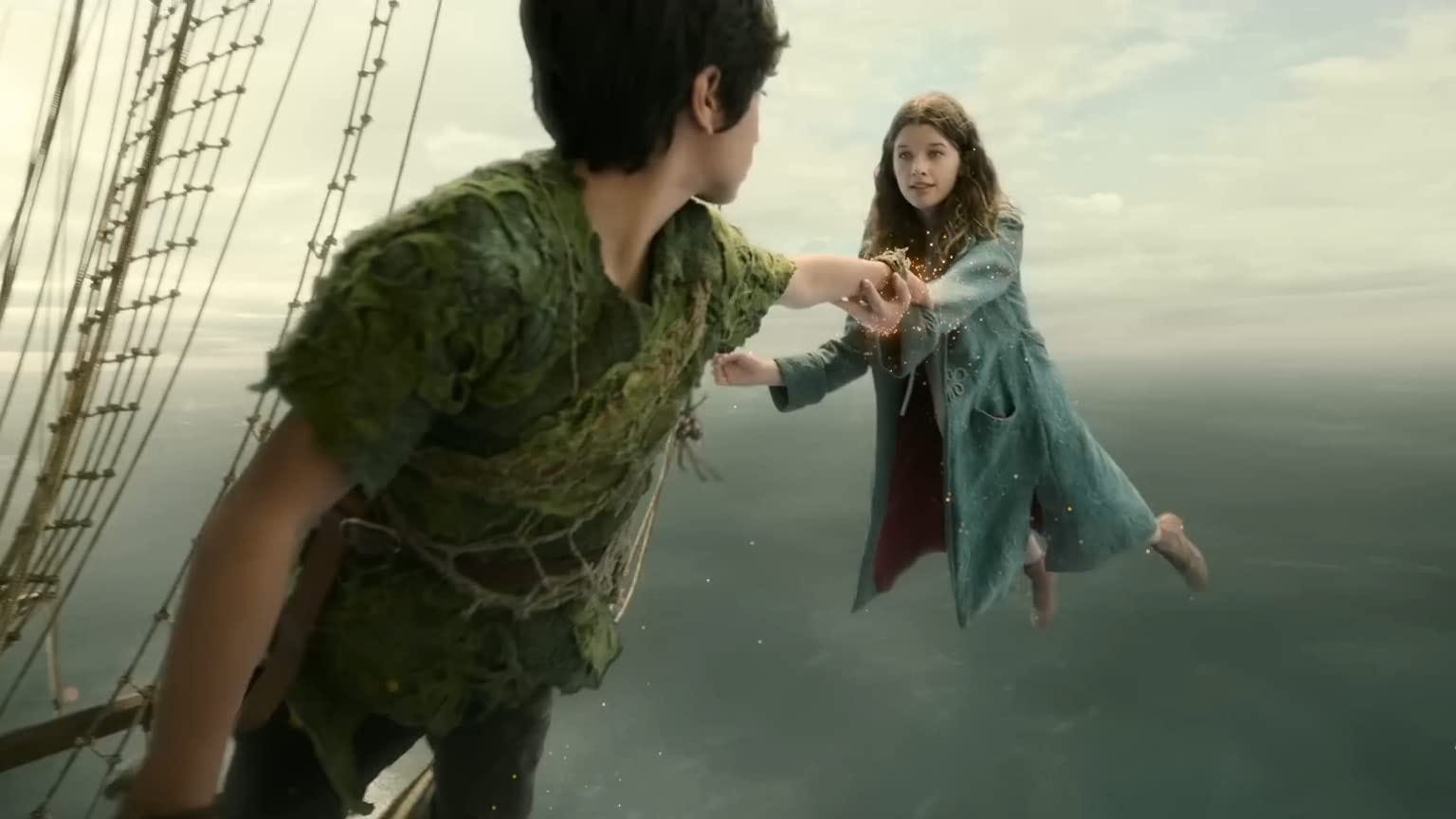 Peter Pan & Wendy - by Christopher Lloyd - Film Yap