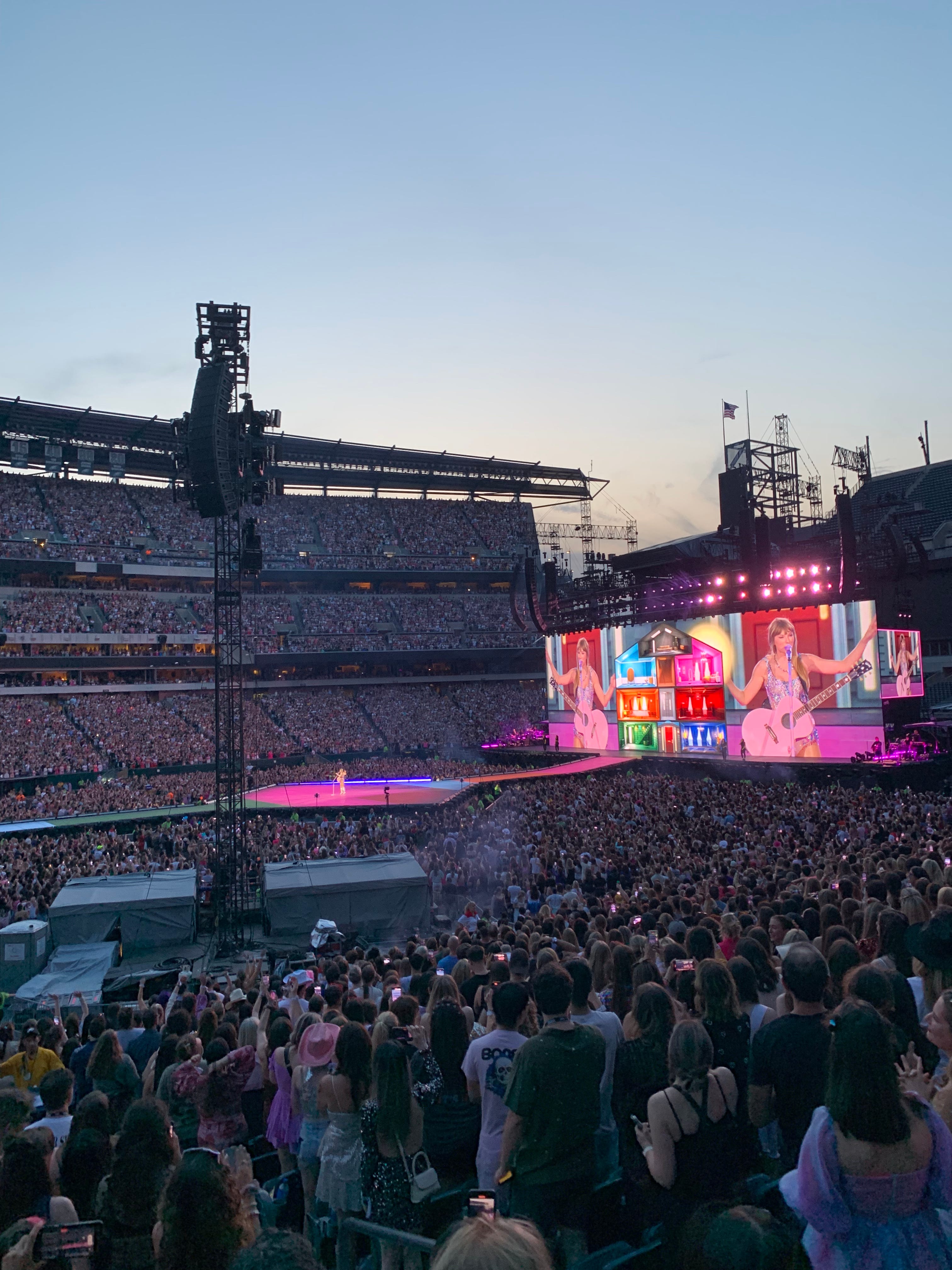 The Greatest Show On Earth – Peter M. Juul