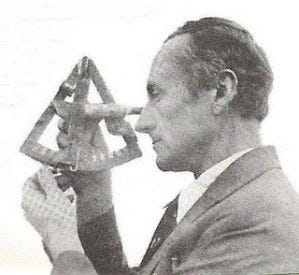 Fred Rebell: un sestante con una sega...