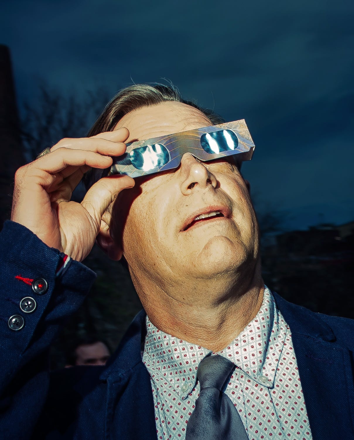 Solar Eclipse Watchers, Brooklyn. - by Dina Litovsky
