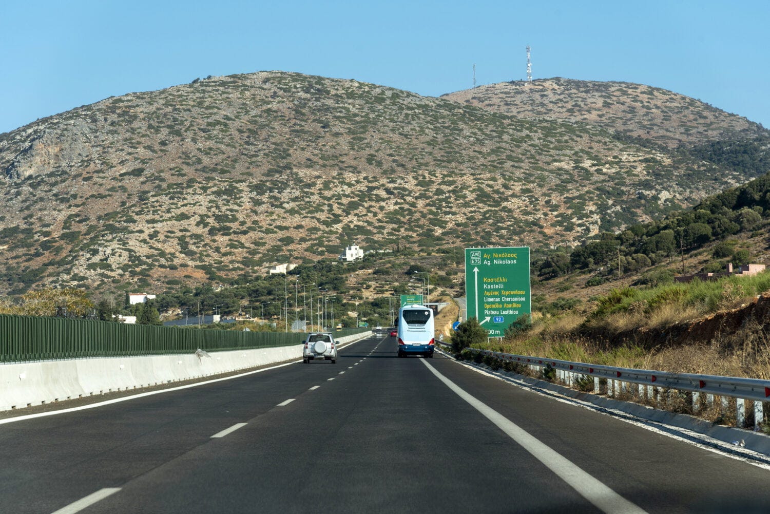 Driving in Crete: A Guide for Holidaymakers - by Ray Berry