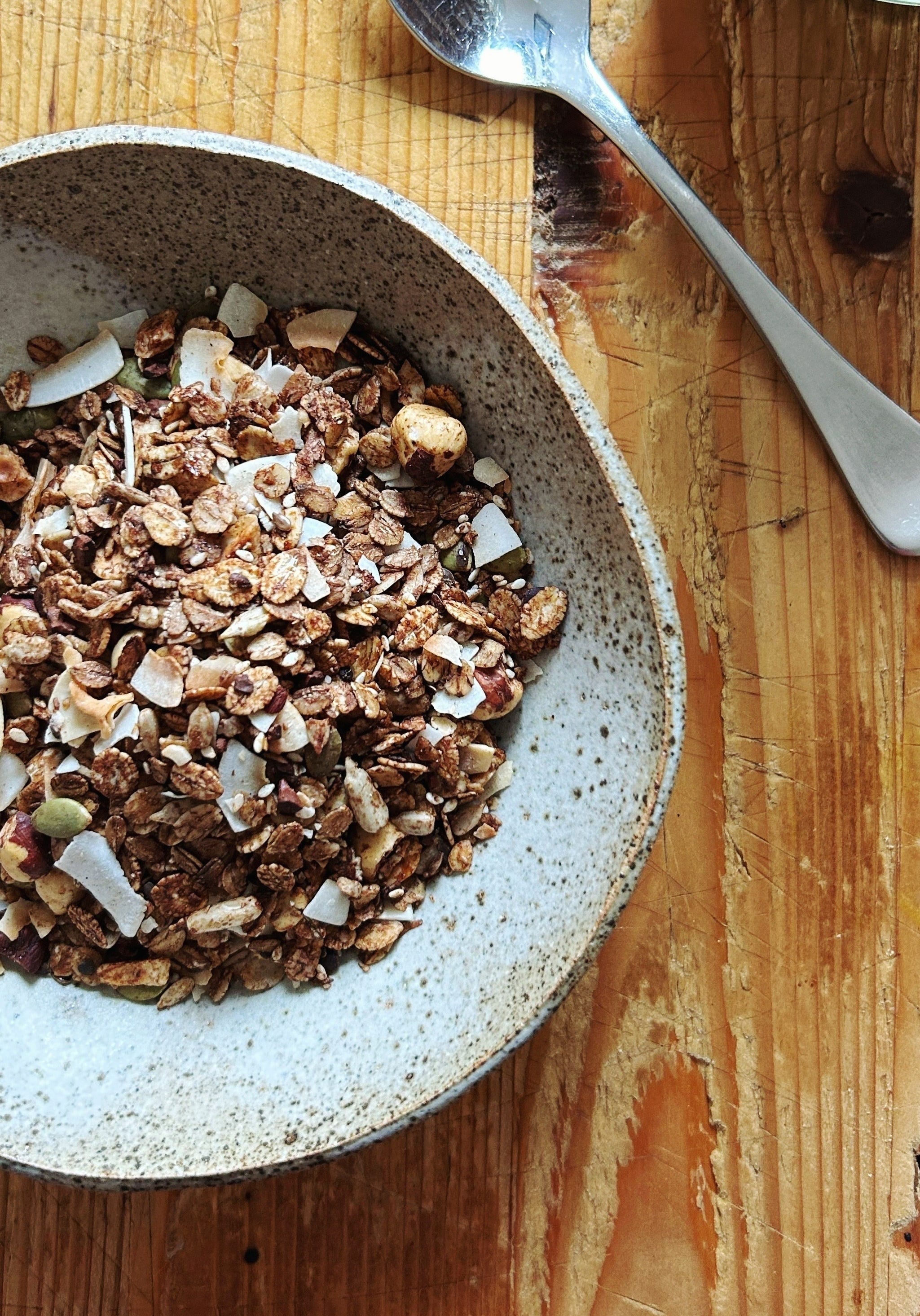 a recipe - chocolate & hazelnut muesli - by Julia Matusik