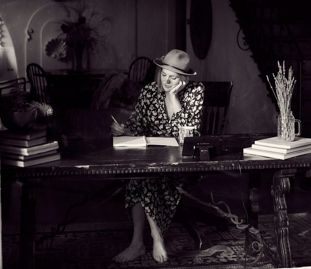 Story Salon - Love, Maur Substack